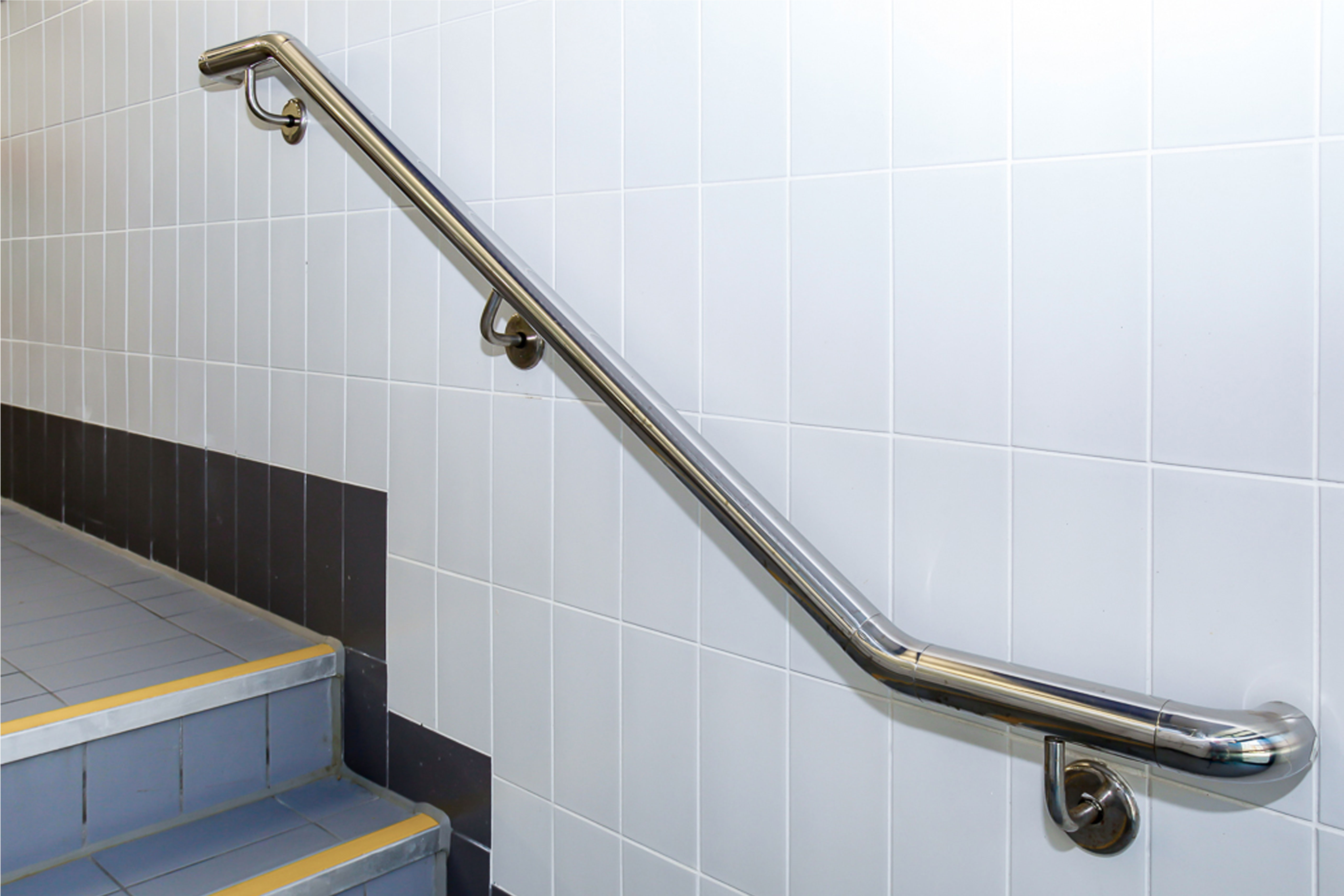 How do Light Reflectance Values (LRV) affect handrail specification ...